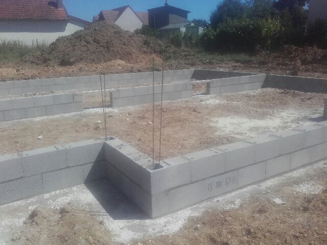 Murs de Soubassements Chantier à Gien | MAISONS GITTON